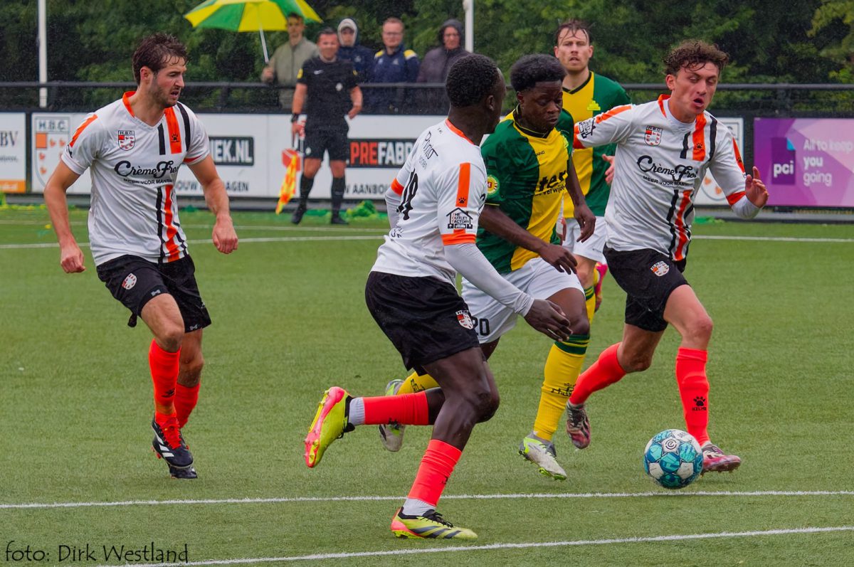 Houdini-act van Huizen 1: Gehandhaafd! - s.v. Huizen