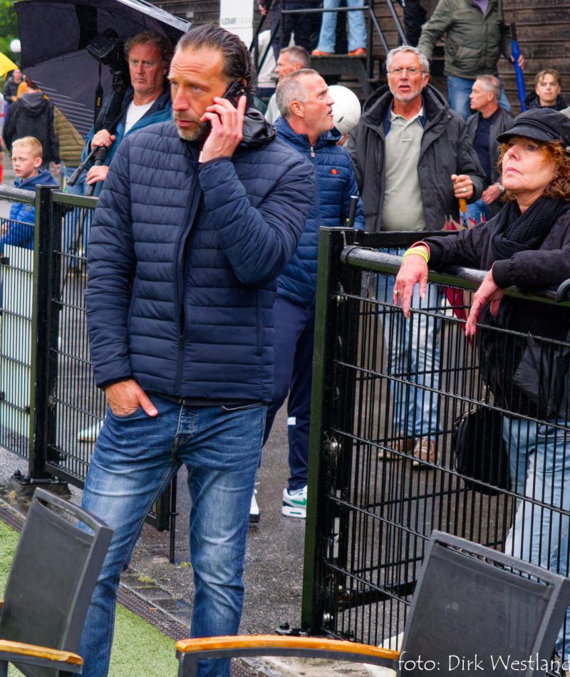 Houdini-act van Huizen 1: Gehandhaafd! - s.v. Huizen